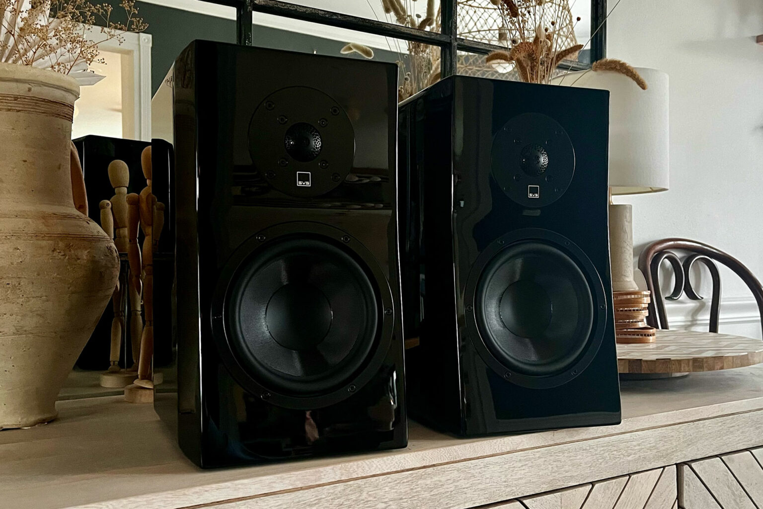 SVS Ultra Evolution Audiophile Bookshelf Speakers Reviewed