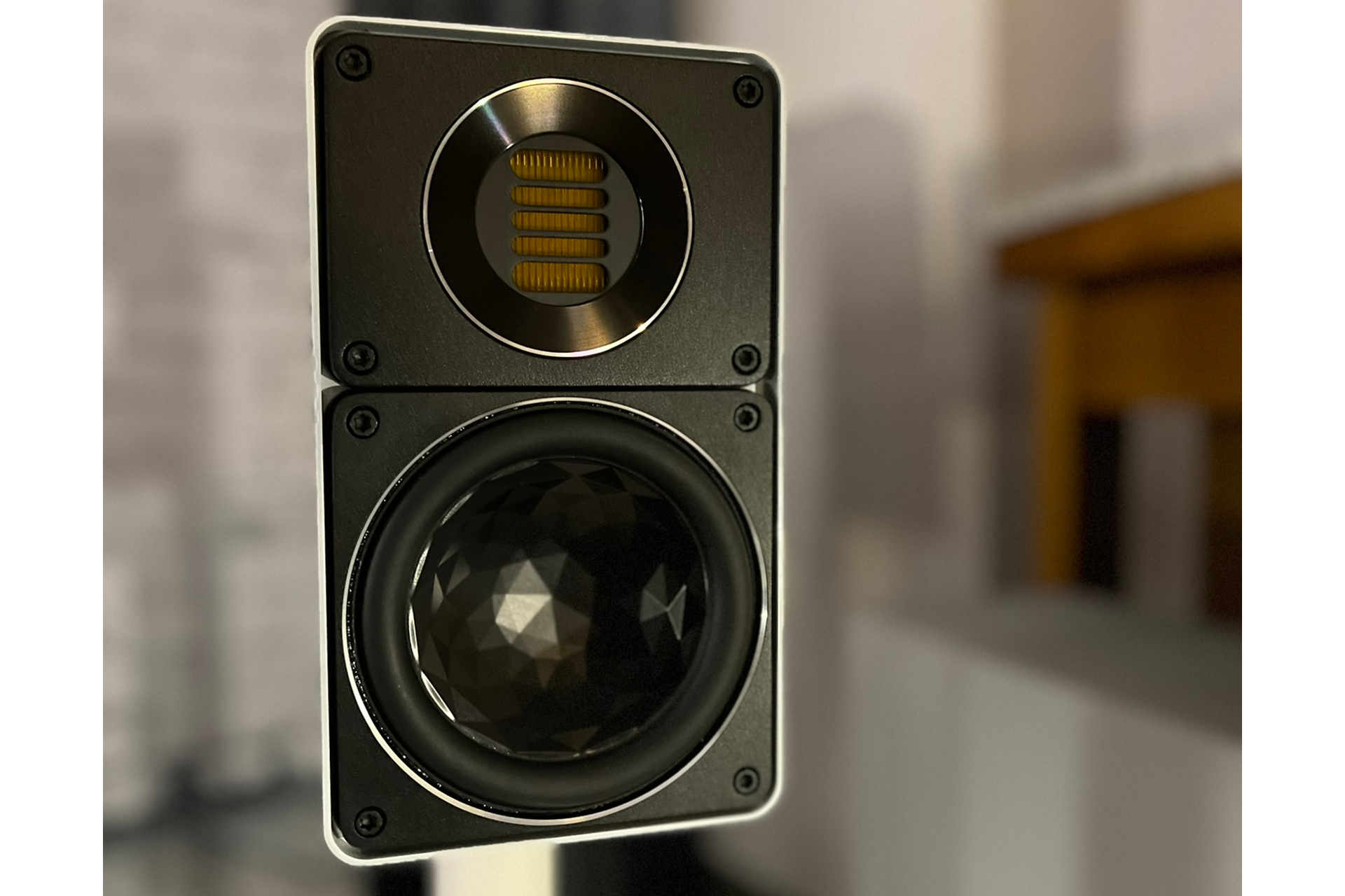 ELAC Elegant BS312.2 Speakers Reviewed