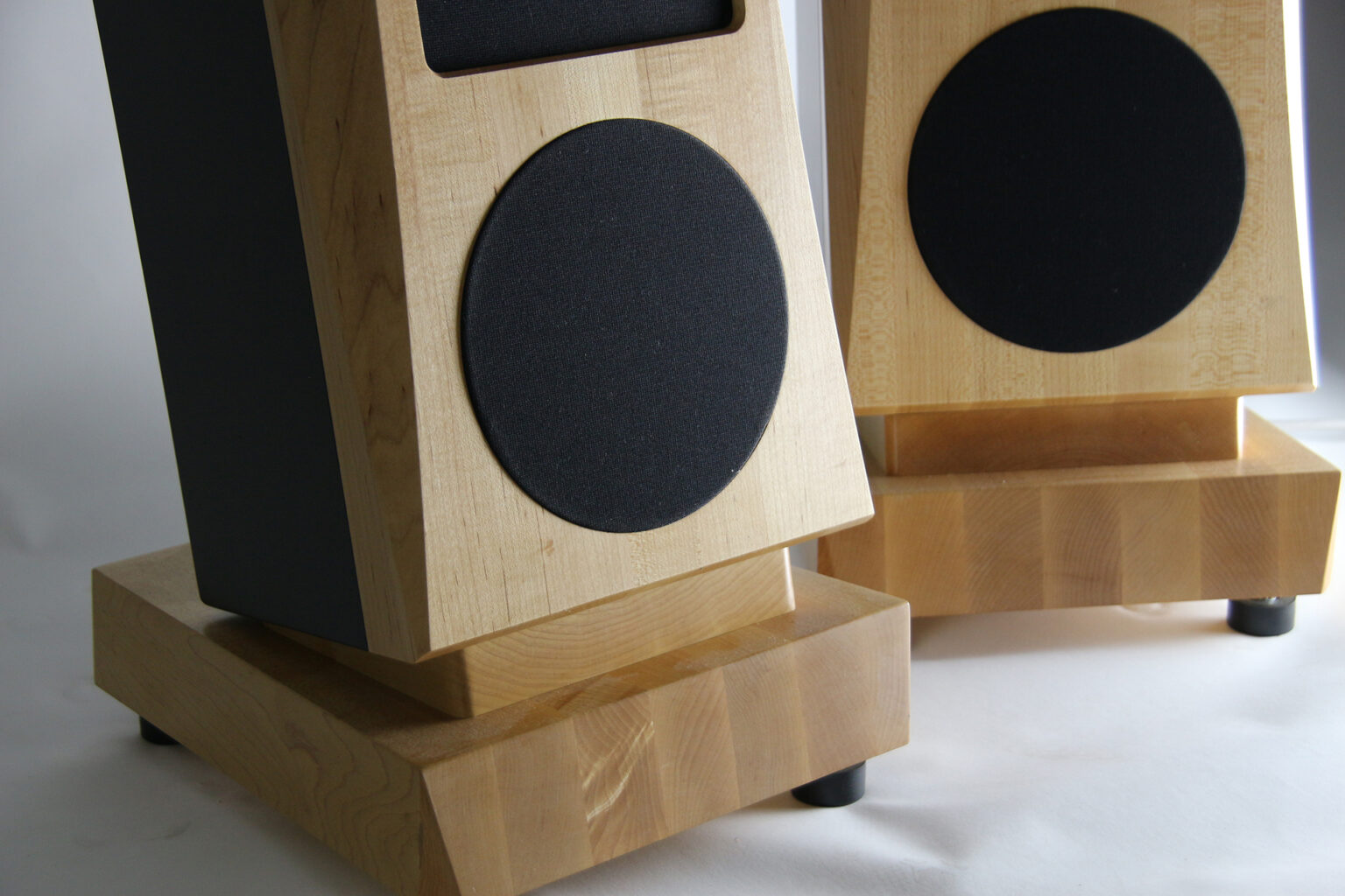 JansZen Valentina P8 Hybrid Electrostatic Speakers Reviewed