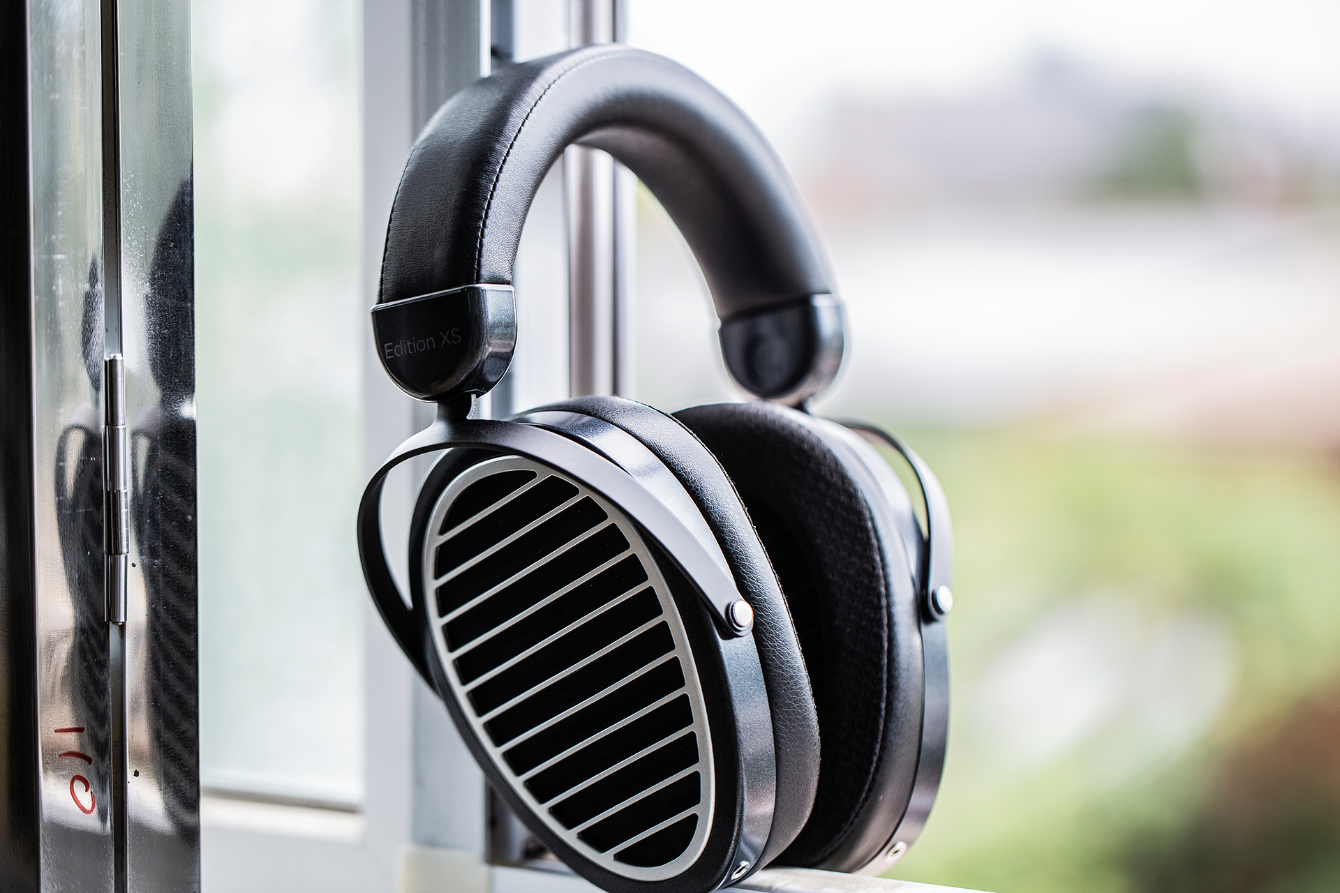 HIFIMAN Edition XS Audiophile Headphones Reviewed